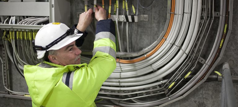 Software for managing and routing cables: PCSCHEMATIC Cablemanager